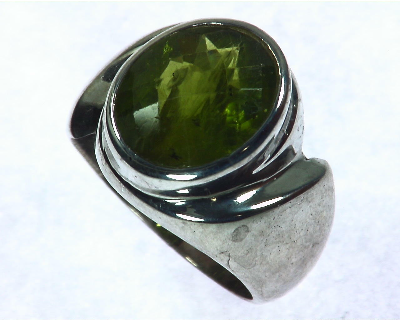 Peridot Ring – Barygems